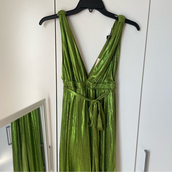 Sincerly Jules | Dresses | Sincerely Jules Green Metallic Cocktail ...